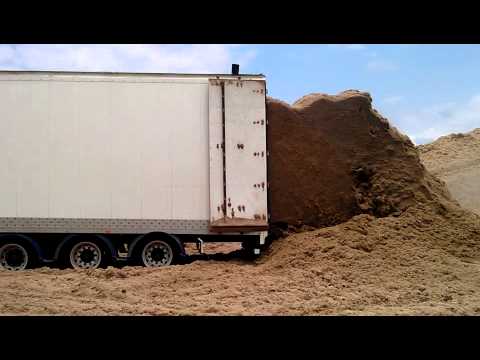 Fliegl Push Off Trailer VS walking floor, just walking floor - YouTube