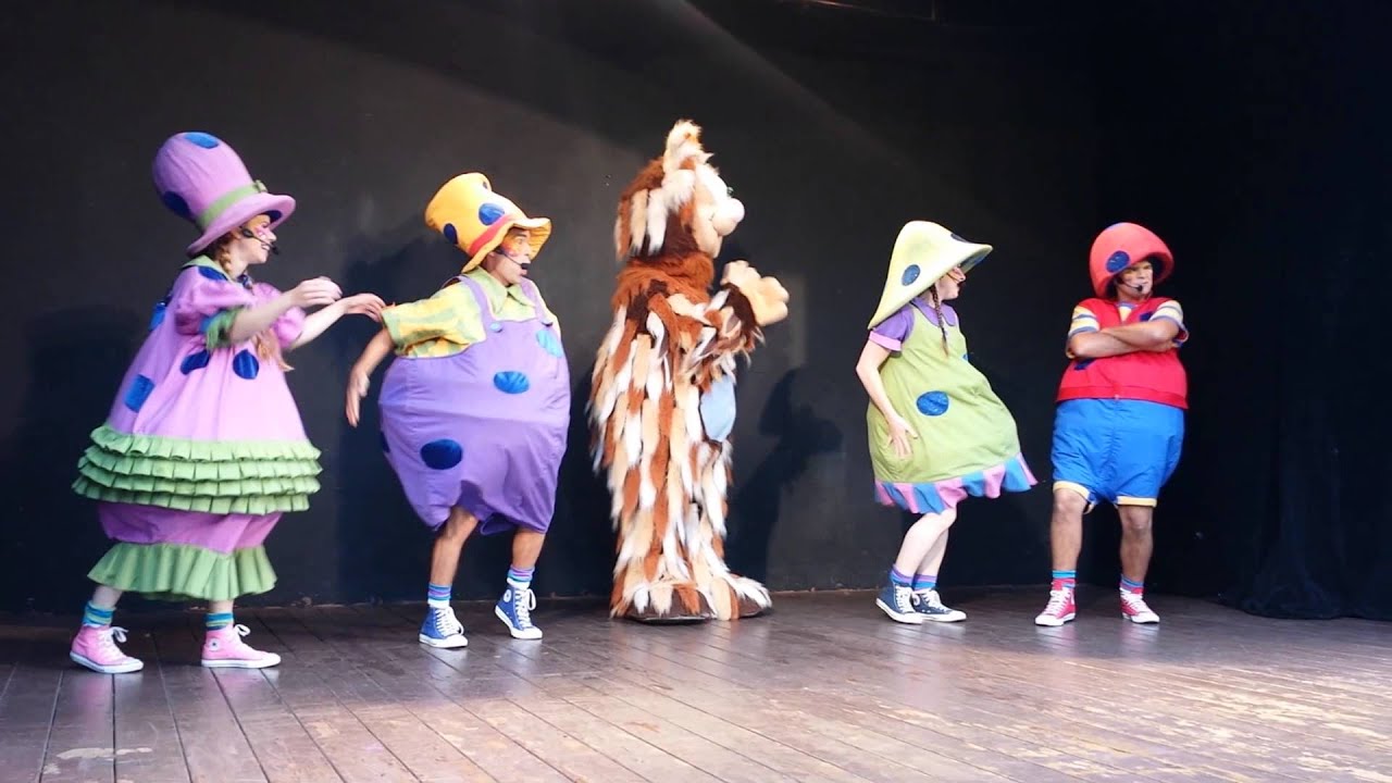 La Ribambelle show at La Ronde - YouTube