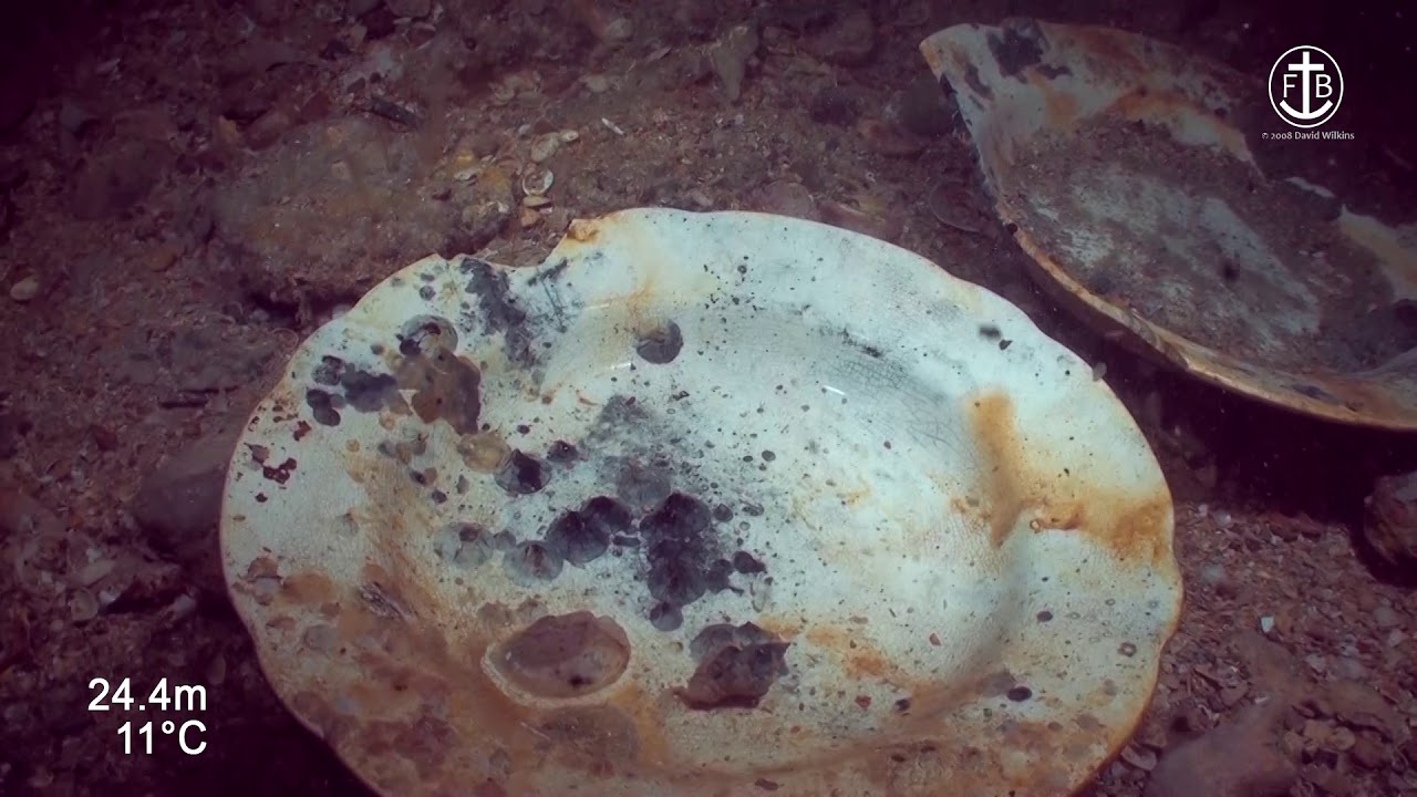 German Minewsweeper M483 - YouTube