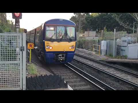 Class 376 027 - First day of new livery! - YouTube