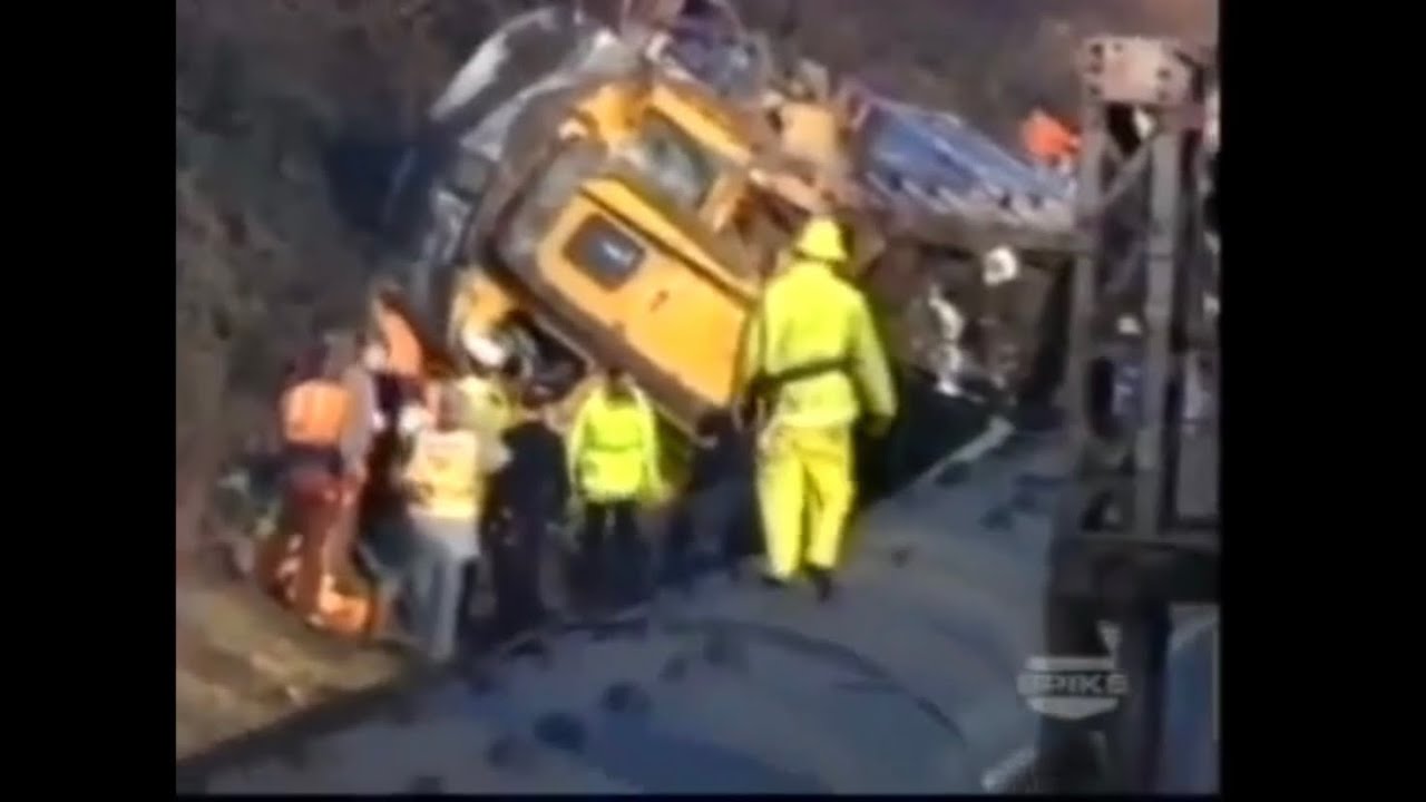Clapham Junction Train Wreck Of 1988 - YouTube
