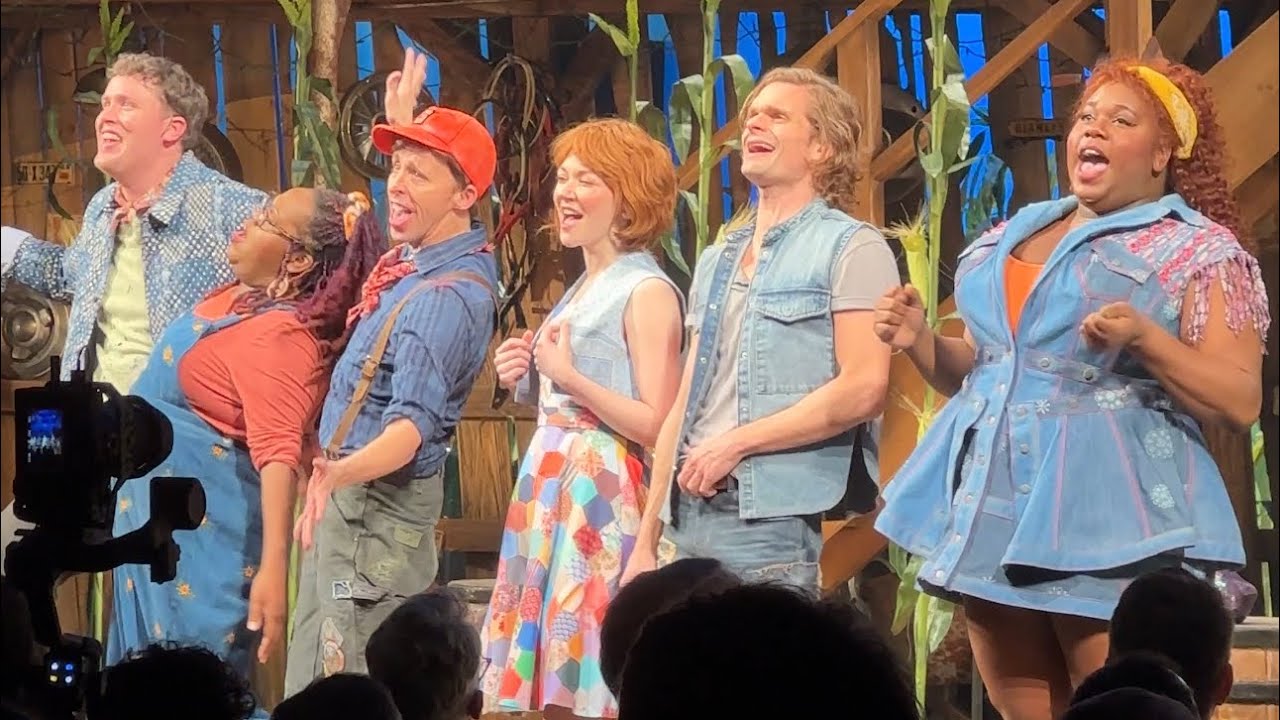 Shucked Musical on Broadway - First Preview 3/8/2023 - YouTube