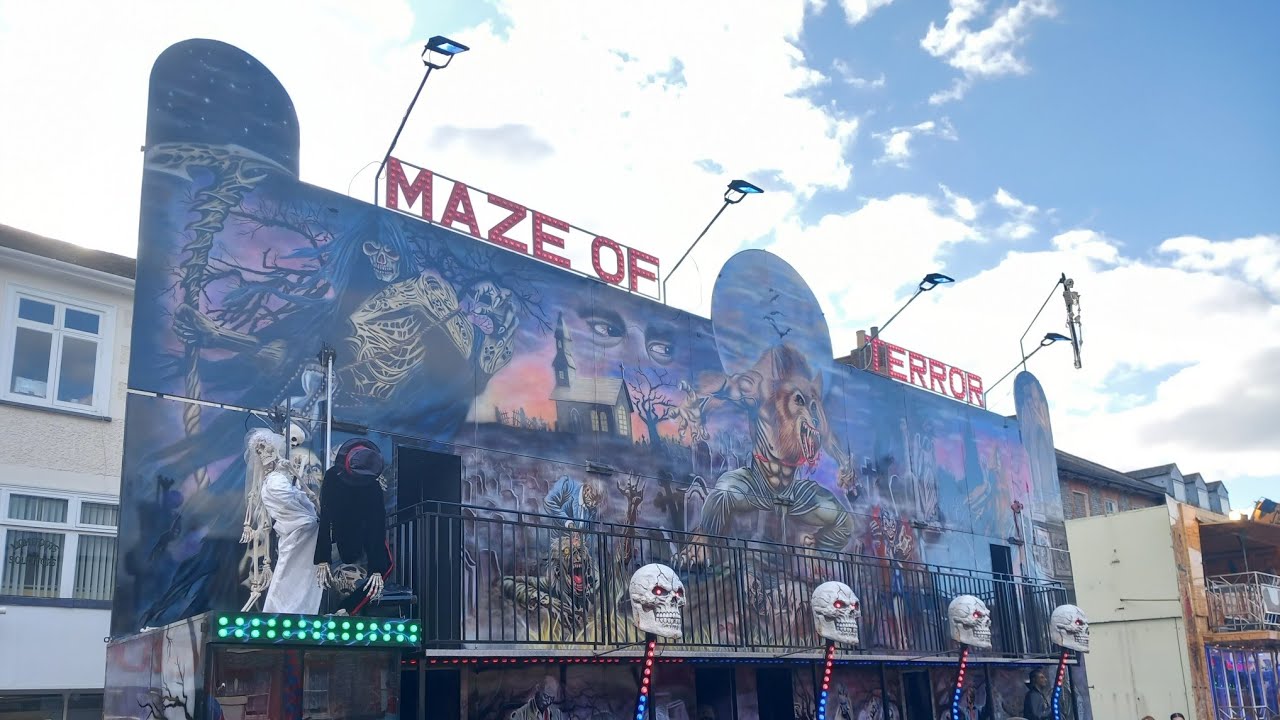 MAZE OF TERROR At Thame Fair/On-Ride - YouTube