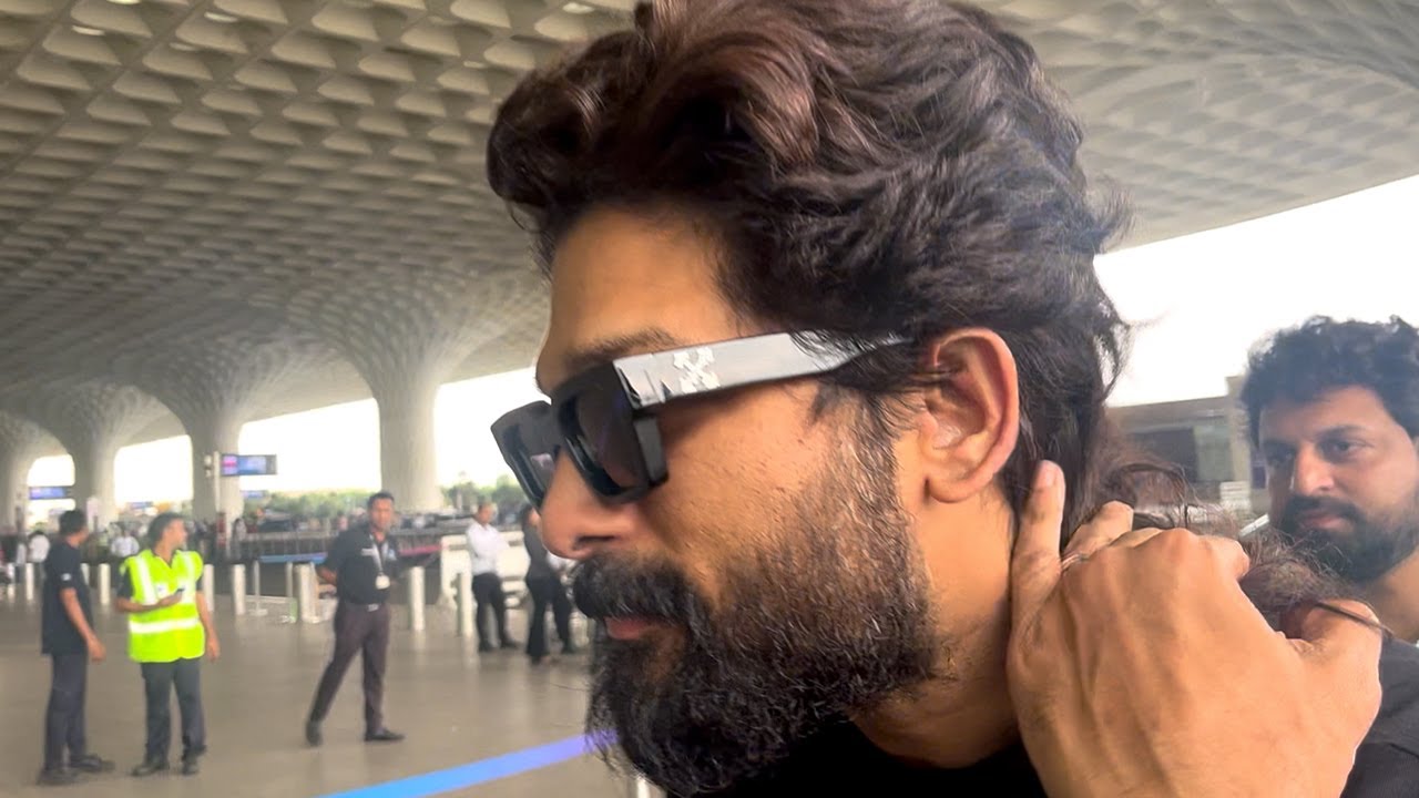 Allu Arjun Spotted @ Mumbai Airport | MS Talkies - YouTube