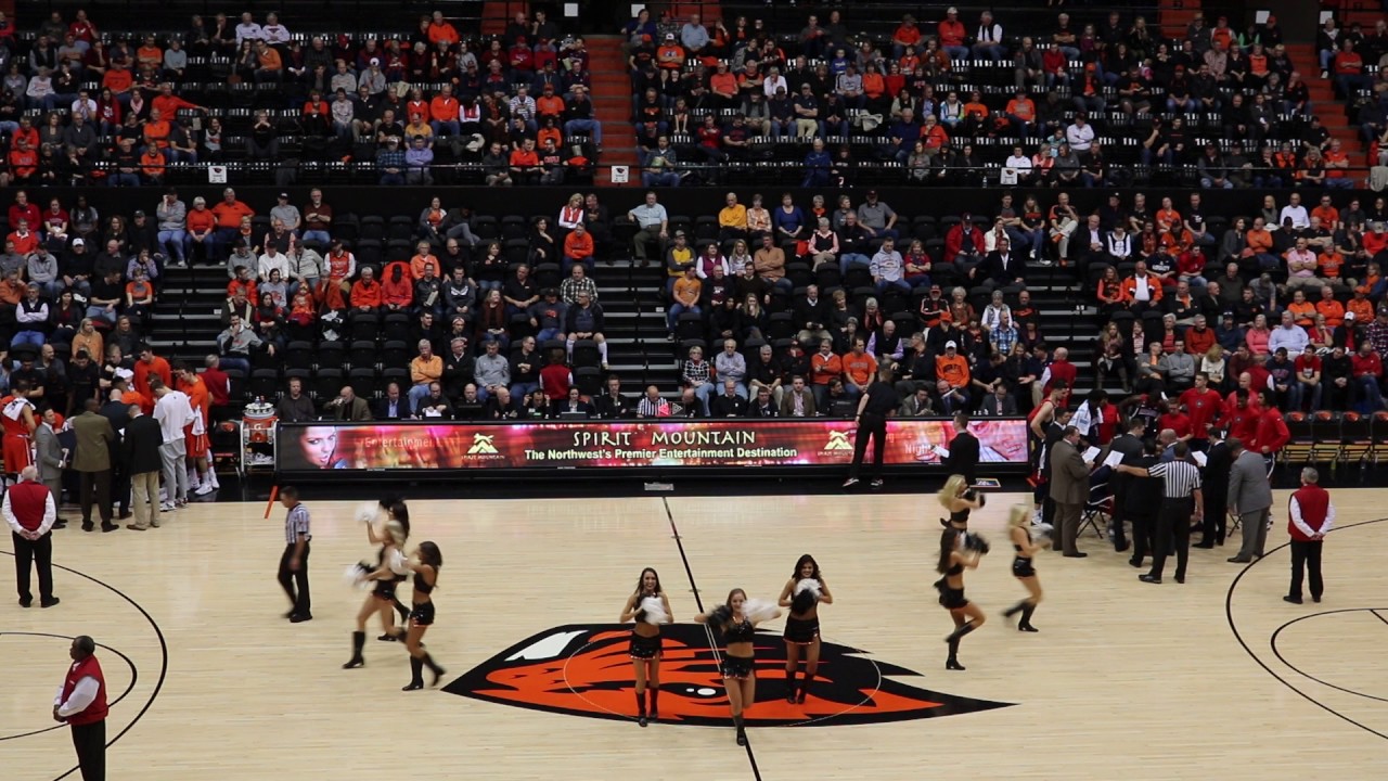 Beaver Cheer performs their dance to "Super Love" - YouTube