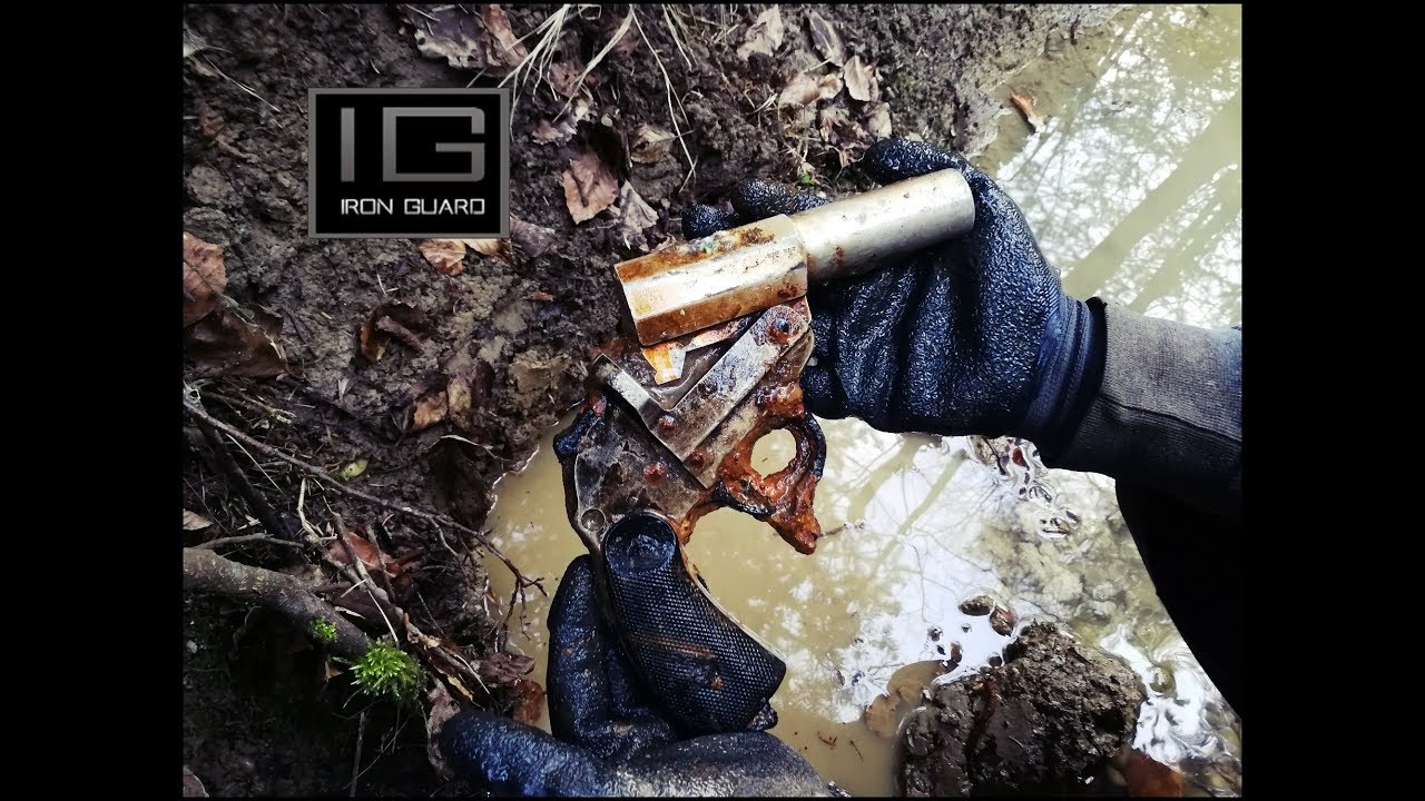 WW2 Metaldetecting | Incredible finds on the eastern front!! - YouTube