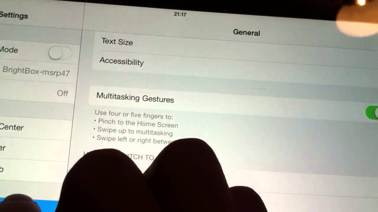 How to activate inverted colours on iPad/iPhone devices - YouTube