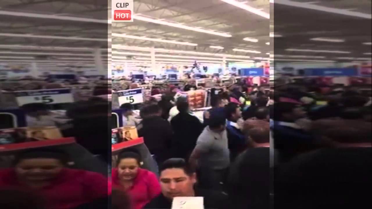 Crazy Black Friday 2015 - People riot at Walmart in El Paso Texas - YouTube