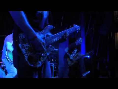 Hot Action Cop - Doom Boom (Live)