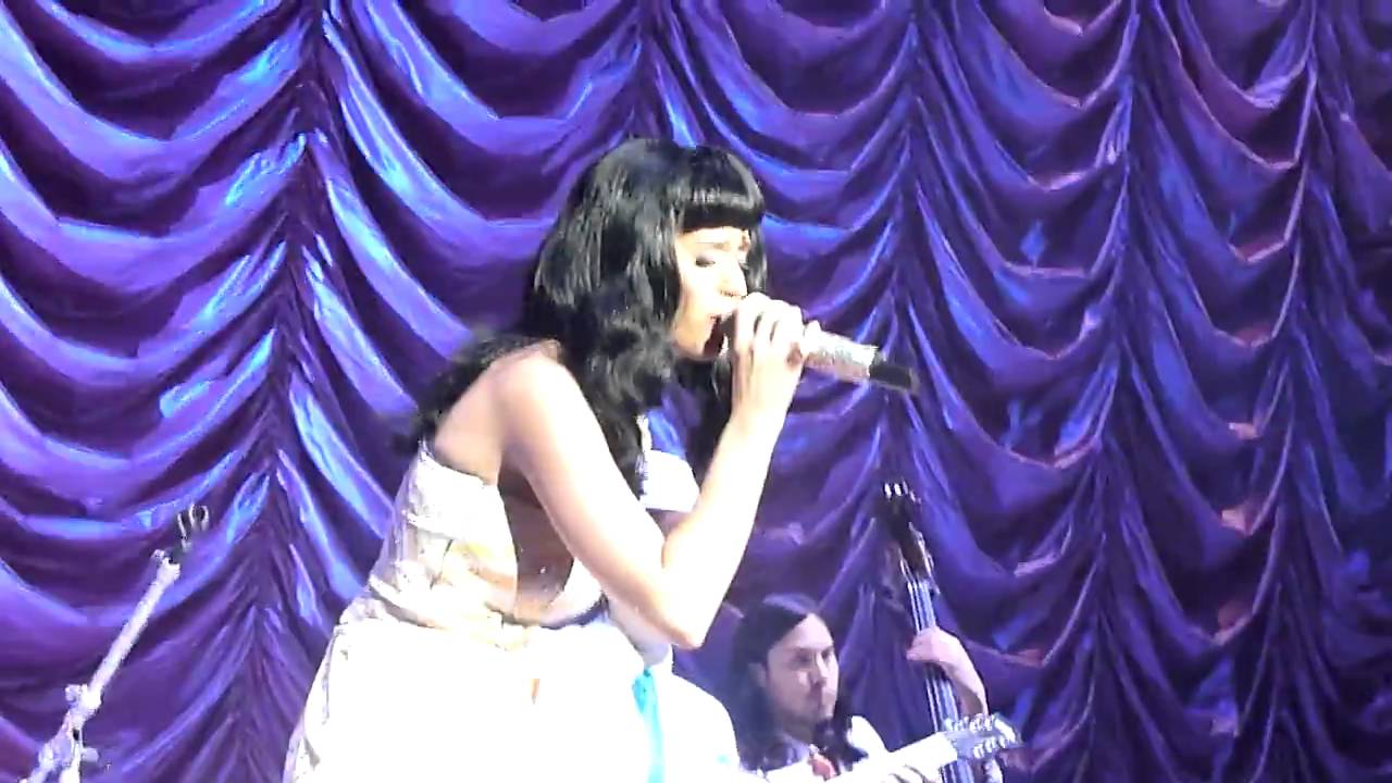 Katy Perry - Only Girl / Big Pimpin' / Friday / Whip My Hair Acoustic ...