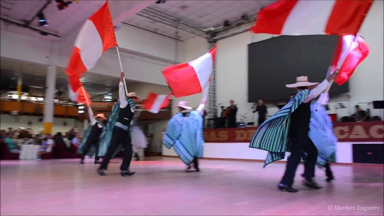 Marinera con Banderas Peruanas - YouTube