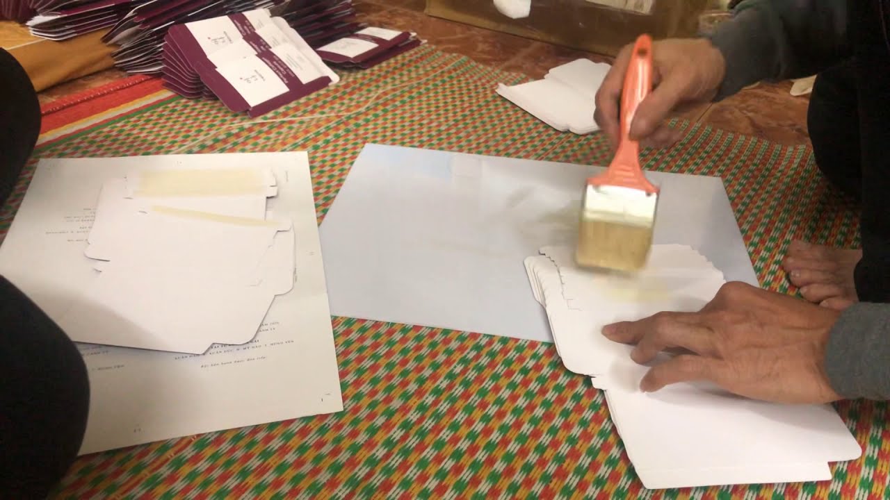 Cách gấp dán hộp giấy Ivory 350 siêu nhanh, không bị dính keo - YouTube