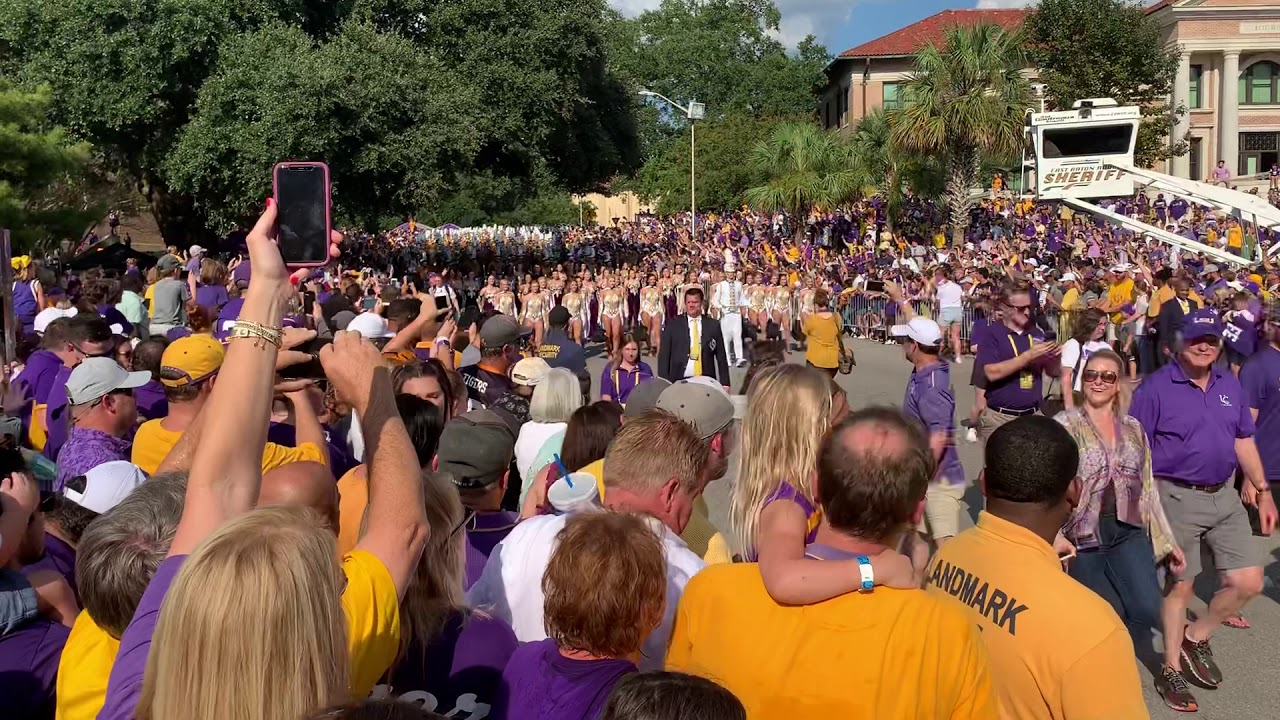 LSU March Down Victory Hill - YouTube