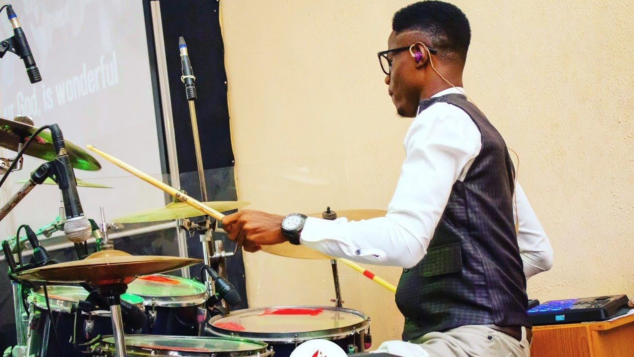 WHAT AN AMAZING DRUMMER (Beautifully Interpreted African Praise)!!! 😲 ️ ...