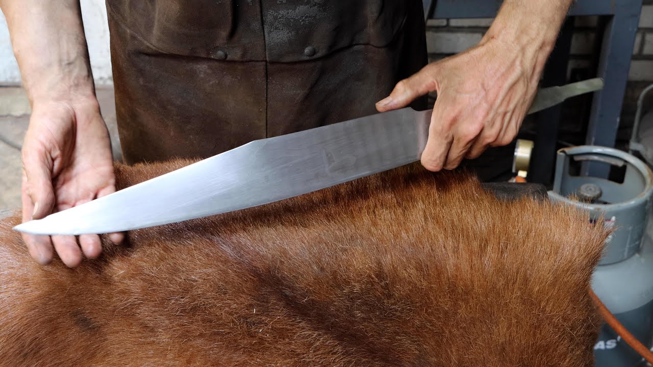 Forging a viking knife, part 1, forging the blade. - YouTube