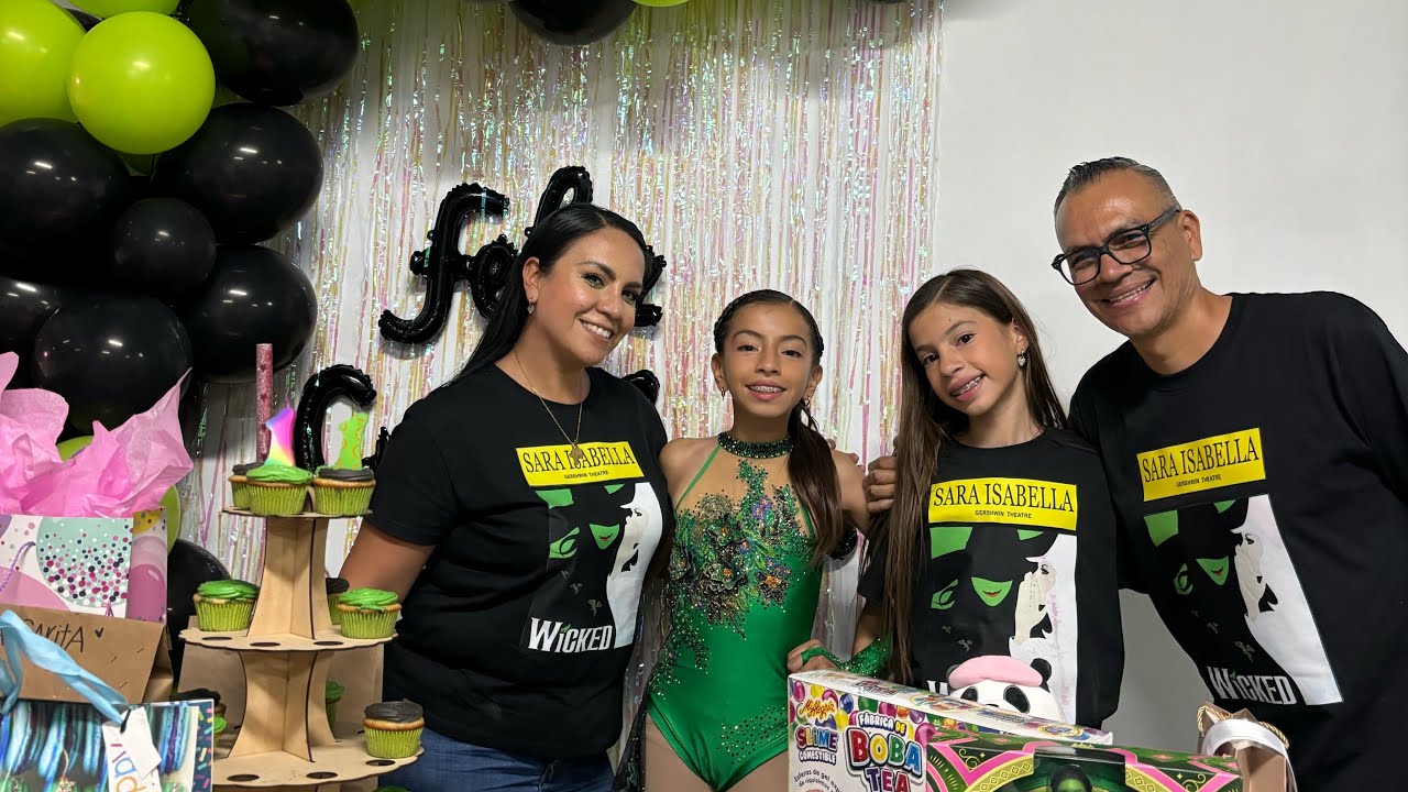 Feliz Cumpleaños Sara Isabella 💚🖤💚🖤 en Rooooling GDL Defying Gravity ...