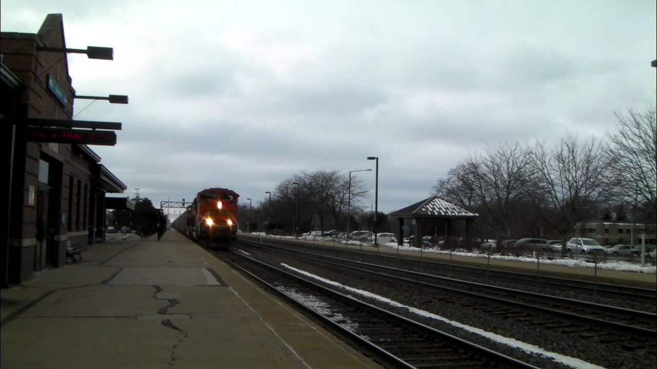 BNSF 9232 East - Naperville, IL - YouTube