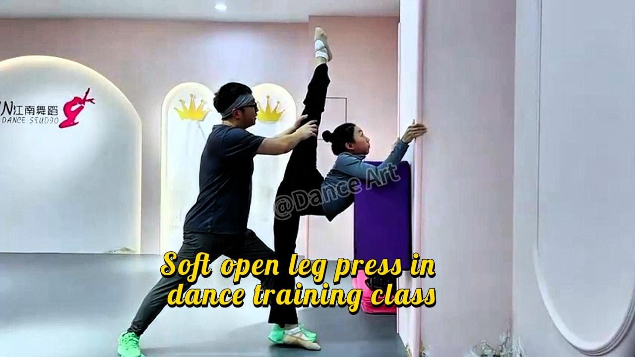 Soft open leg press in dance training class - YouTube