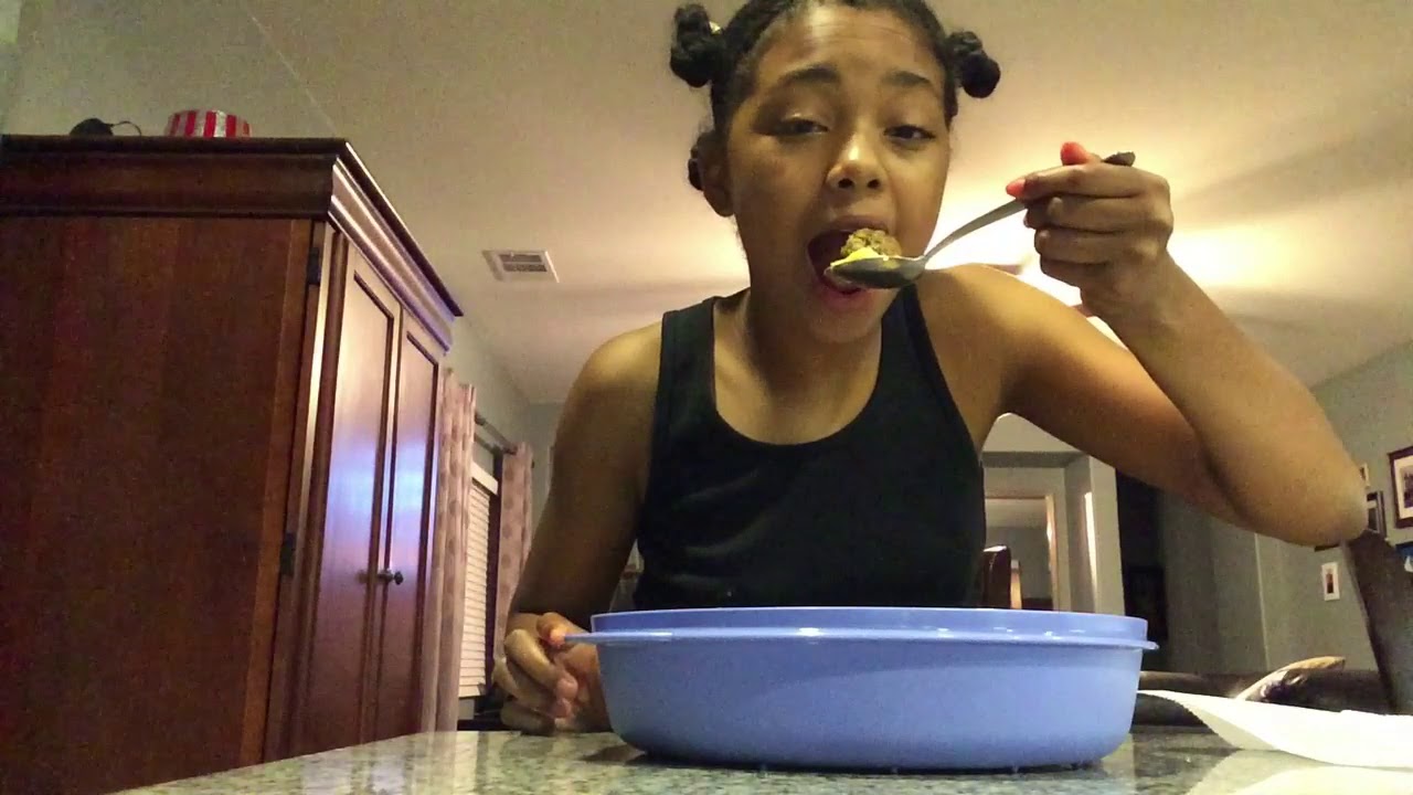 Asmr:eating💕 - YouTube