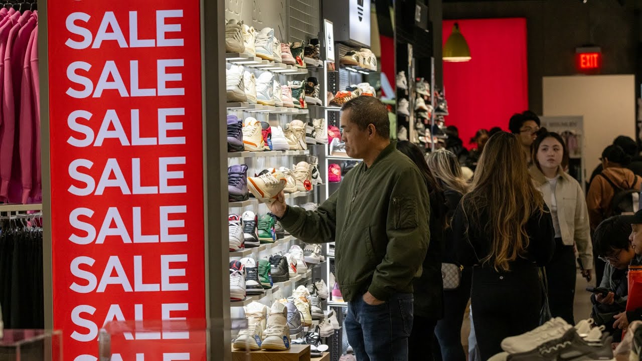 US Consumer Confidence Rises, Inflation Still a Worry - YouTube