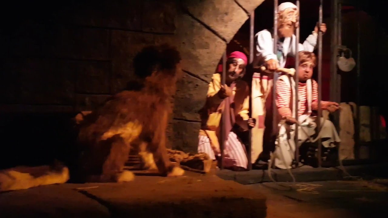 Pirates of The Caribbean,Jail key keeper Dog. - YouTube