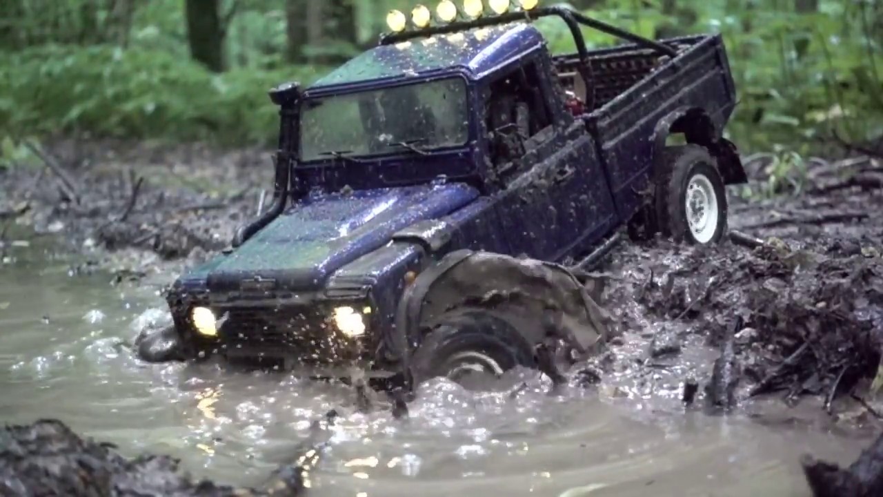 4x4 off road mudding rc Land Rover Defender 110 HCPU - YouTube