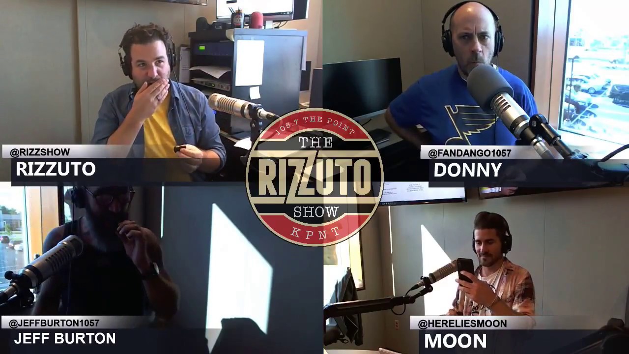 The Rizz Show tastes hot chicken wing Oreos from Japan - YouTube