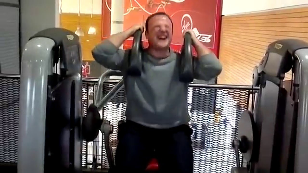 Destroying Abs in Christmas 254 Pounds - YouTube