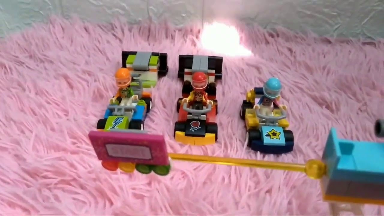 FRIENDS- building blocks - YouTube