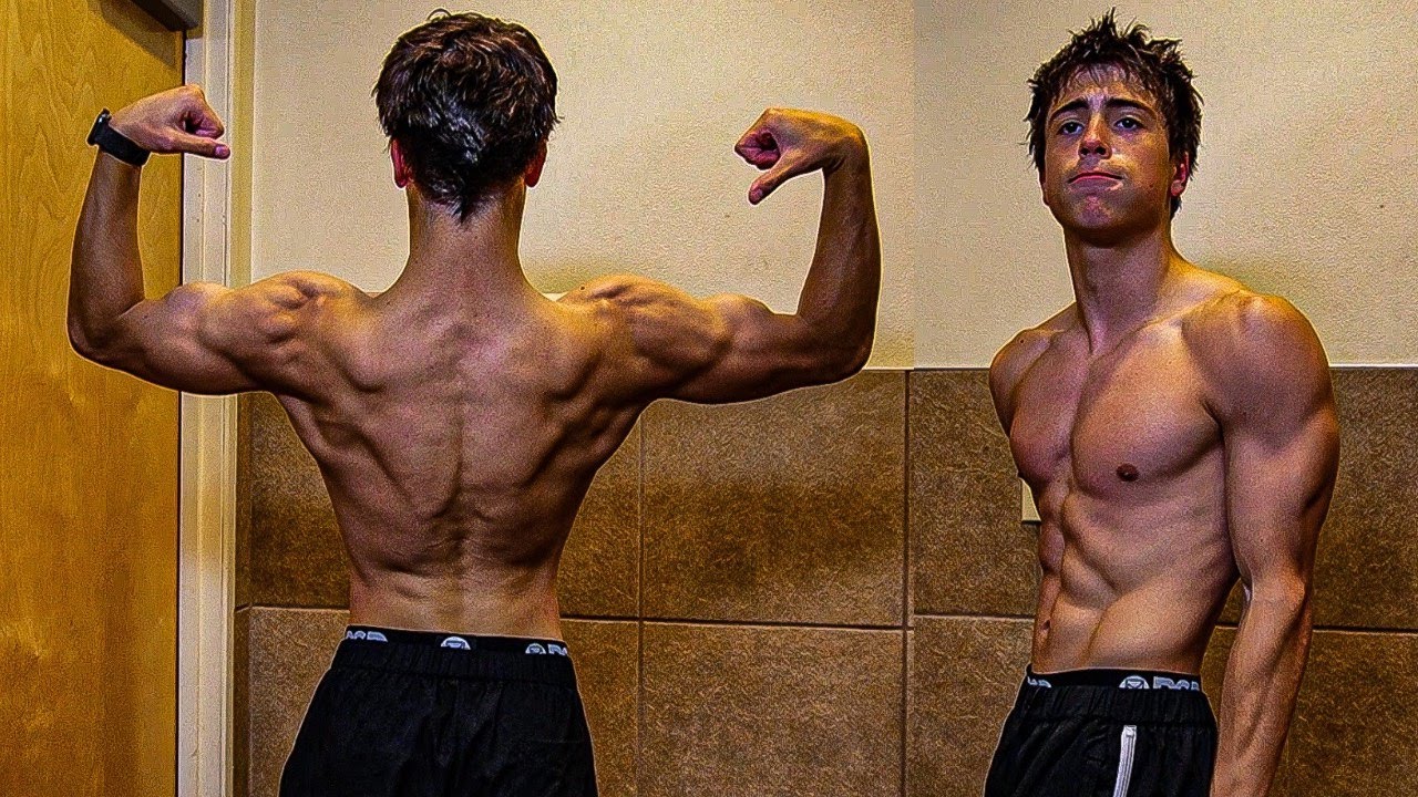 HOW TO BUILD MUSCLE WHILE GETTING SHREDDED - YouTube