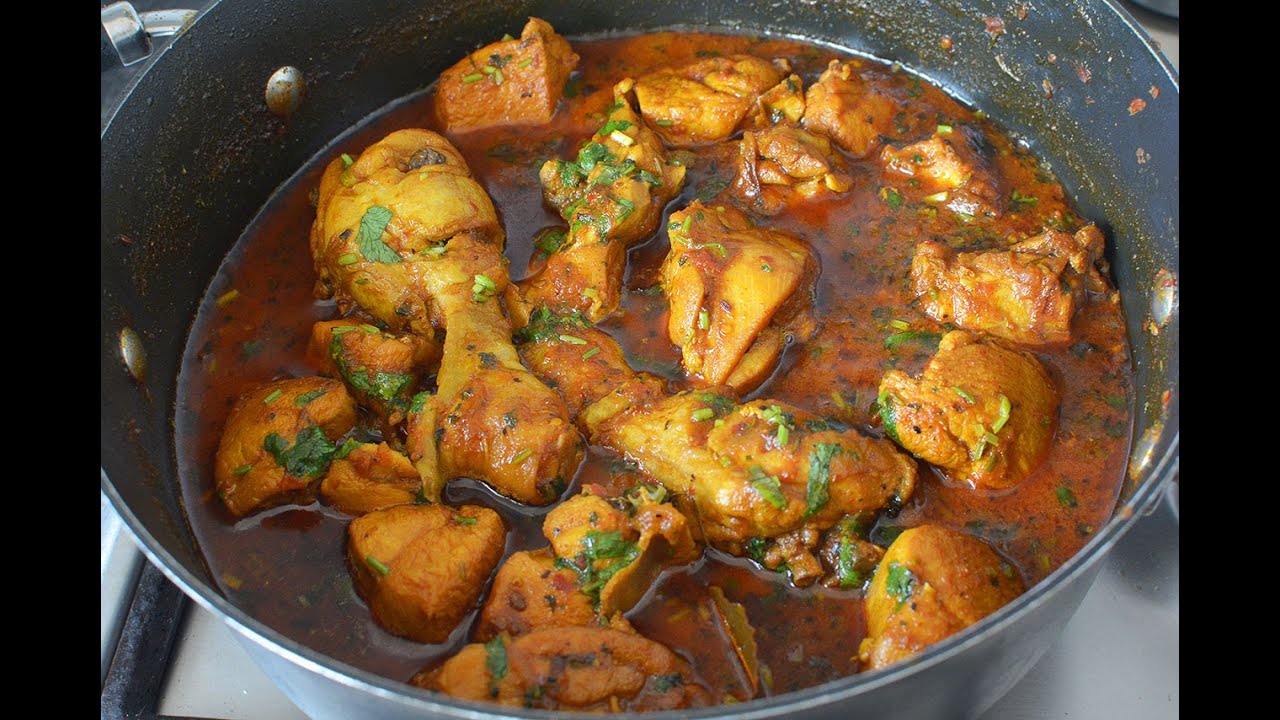 BASIC CHICKEN KA SALAN || chicken with spicy gravy - YouTube