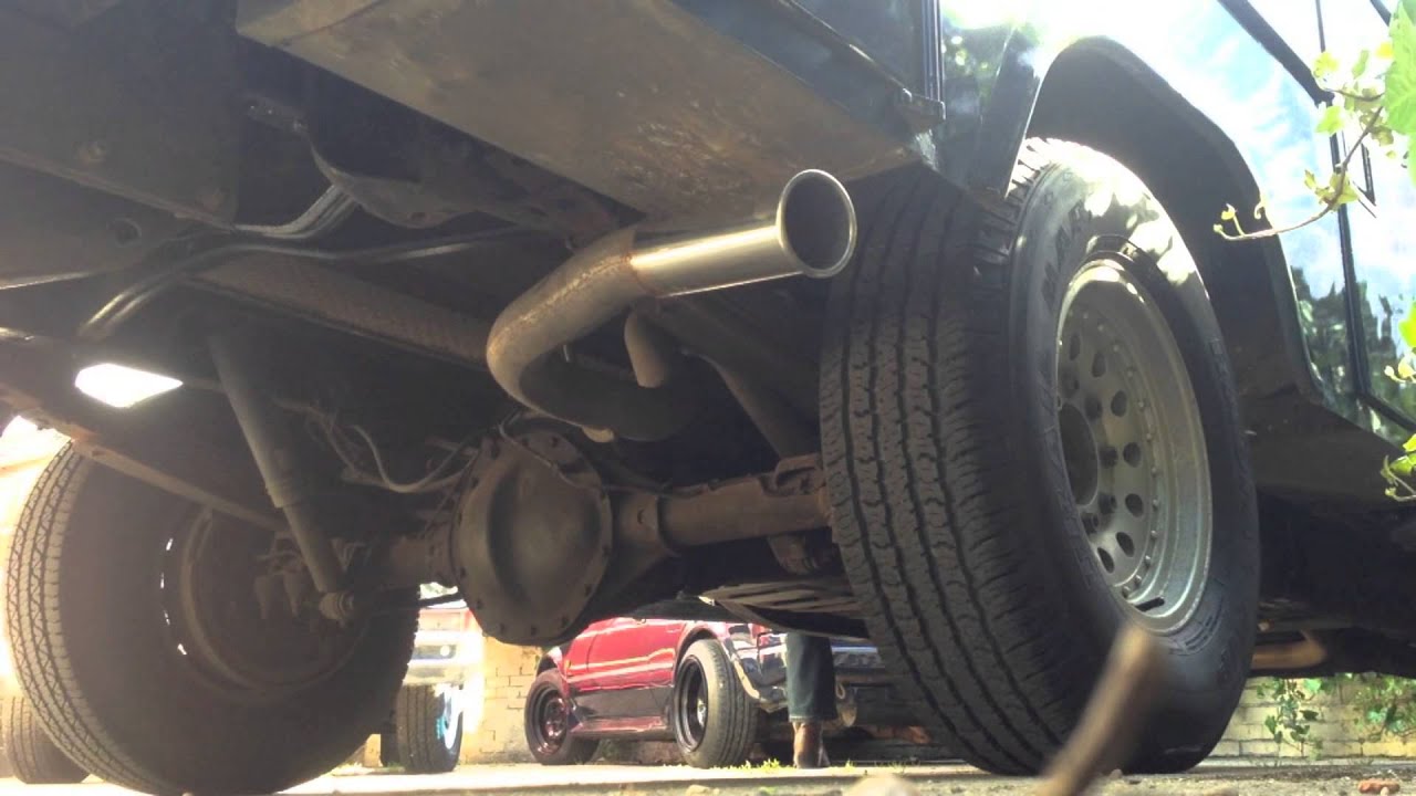 99 5.7 V8 C2500 utility body - Single thrush welded muffler - YouTube