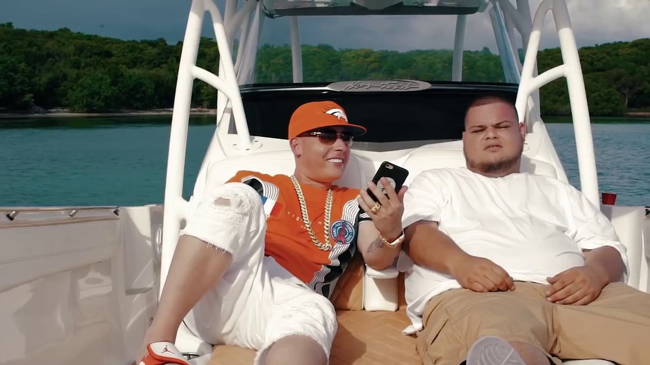 DM - Mueka ft Cosculluela [Video Oficial] - YouTube