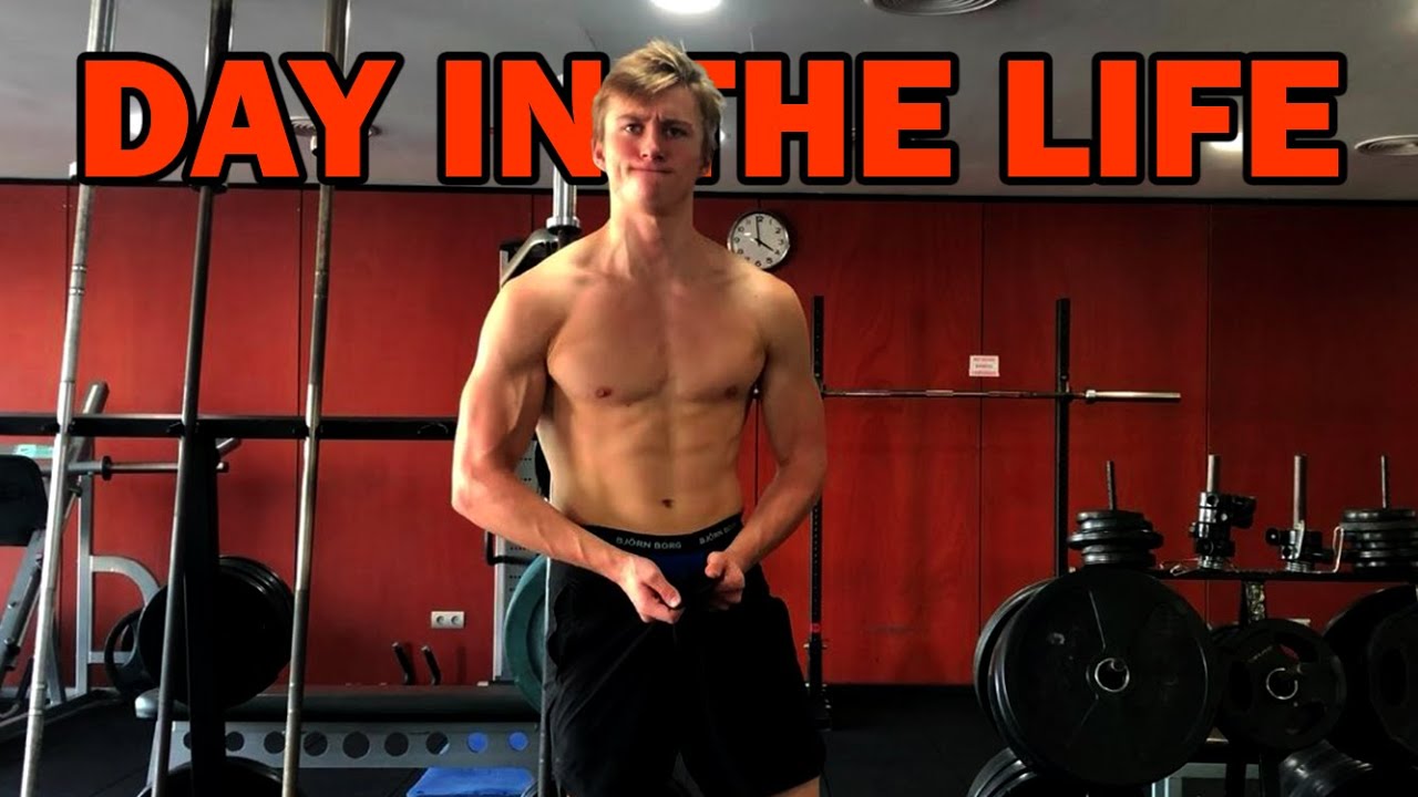 DAY IN THE LIFE OF AN ACADEMY FOOTBALLER IN BARCELONA!! EP07 - YouTube