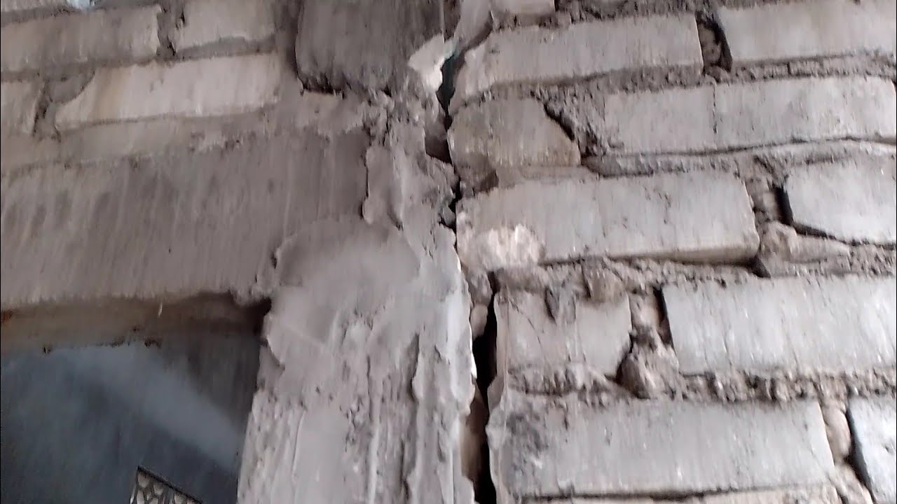 mengatasi dinding rumah retak parah, begini solusinya - YouTube