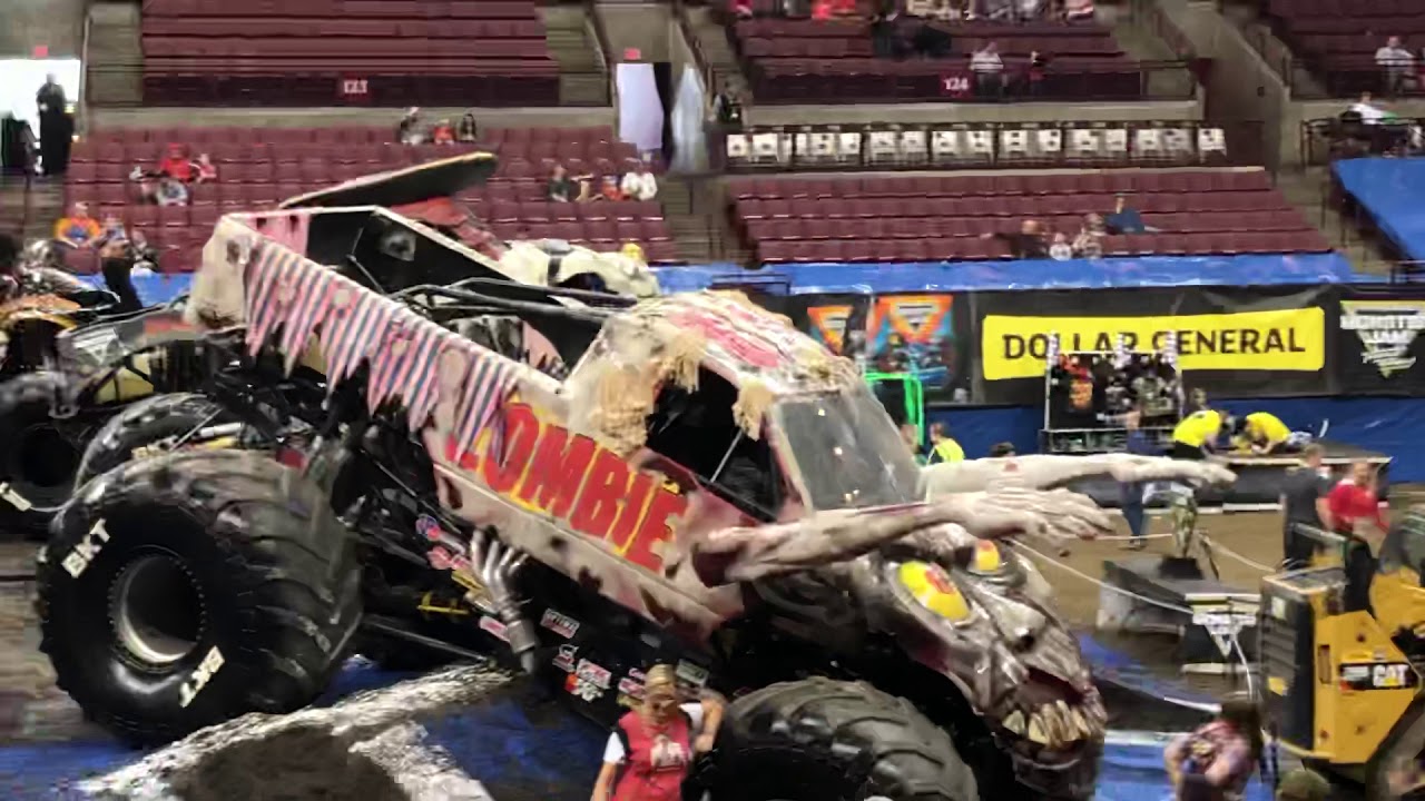 Monster jam (Columbus, Ohio 2019) The Pit Party - YouTube