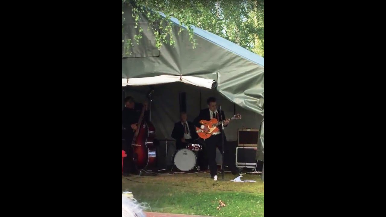 John Howdy and his Fin-A-Billies : Fuss And Fight - live - YouTube