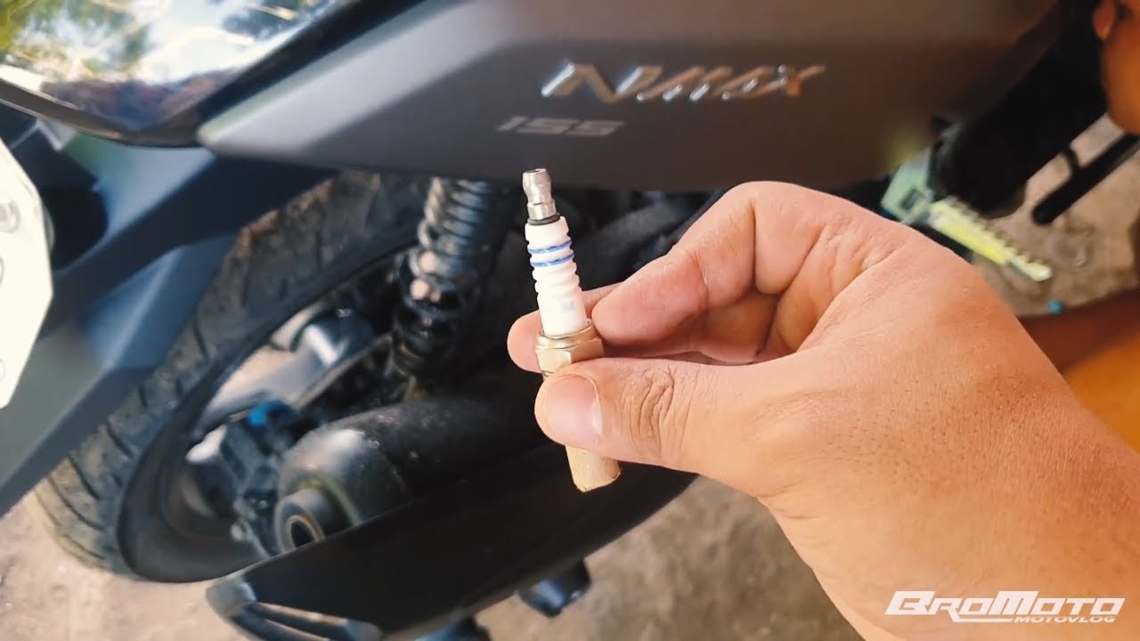 Changing NMax Spark Plug | Iridium Spark Plug | 11g Flyball - YouTube