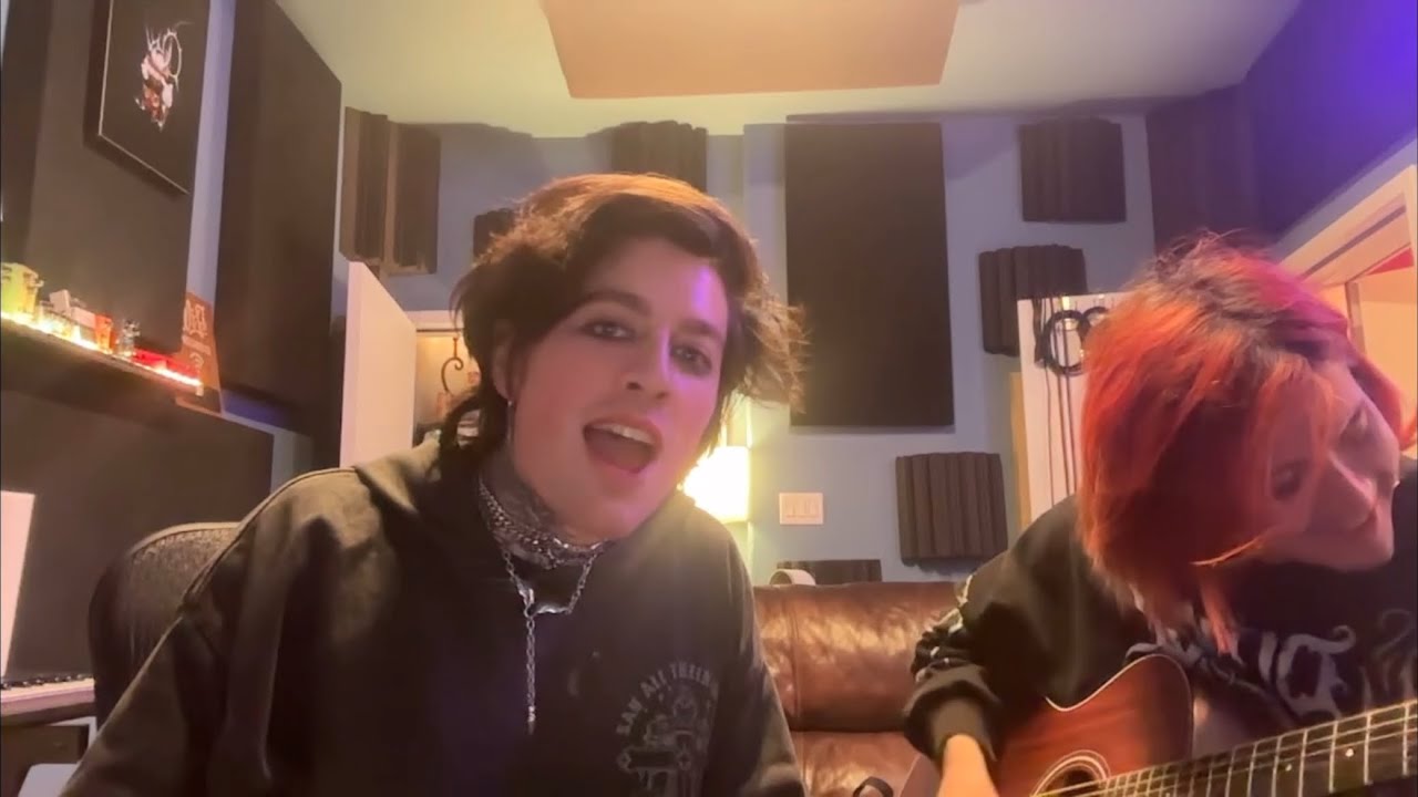 TX2 Improvises Songs Dec 8, 2024 TXTwitch Highlights #tx2 - YouTube