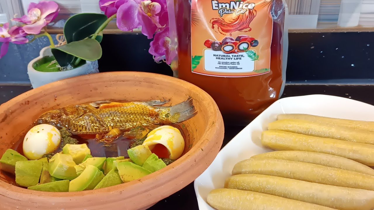 Authentically Ghanaian: Kontomire Abom with Plantains (Ampesi) - YouTube