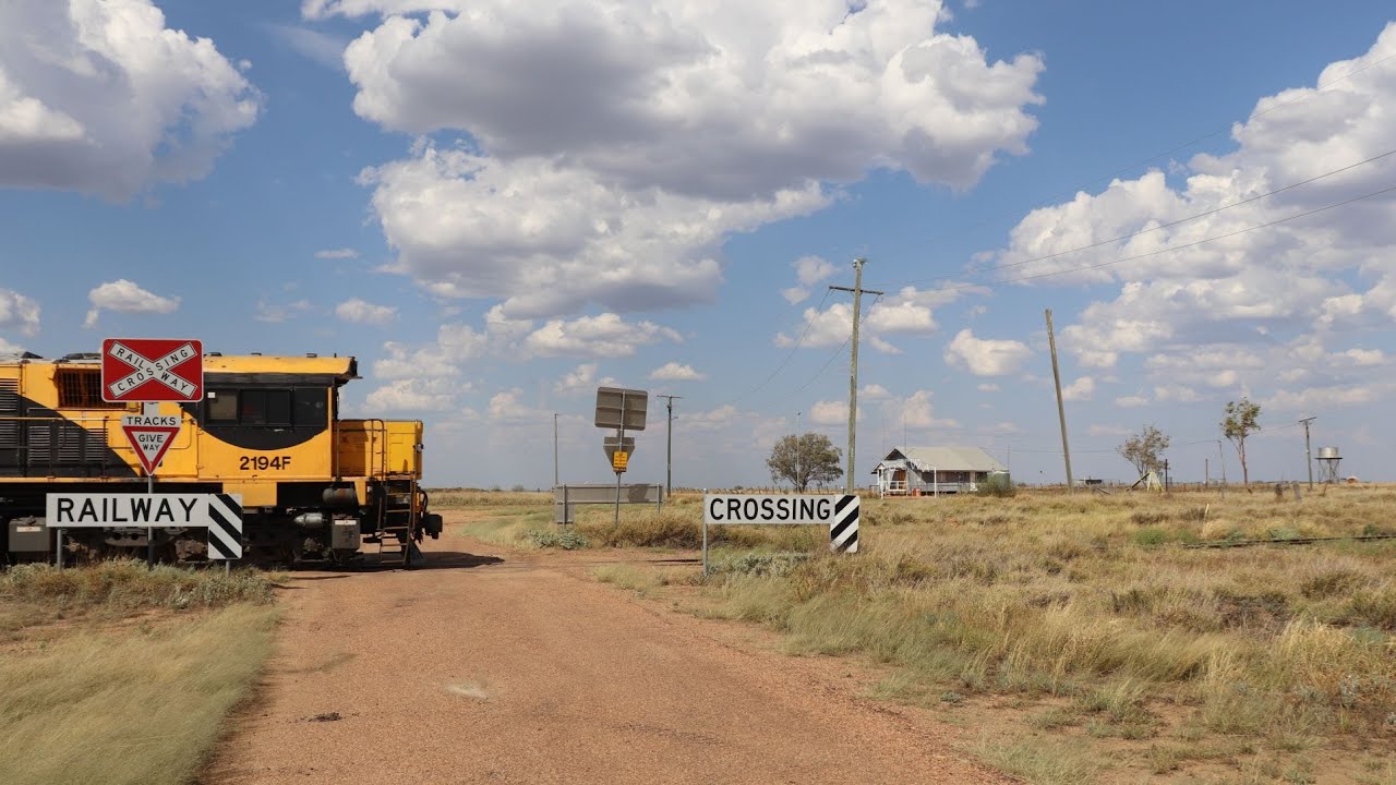 Australia's Shortest Freight Train - YouTube