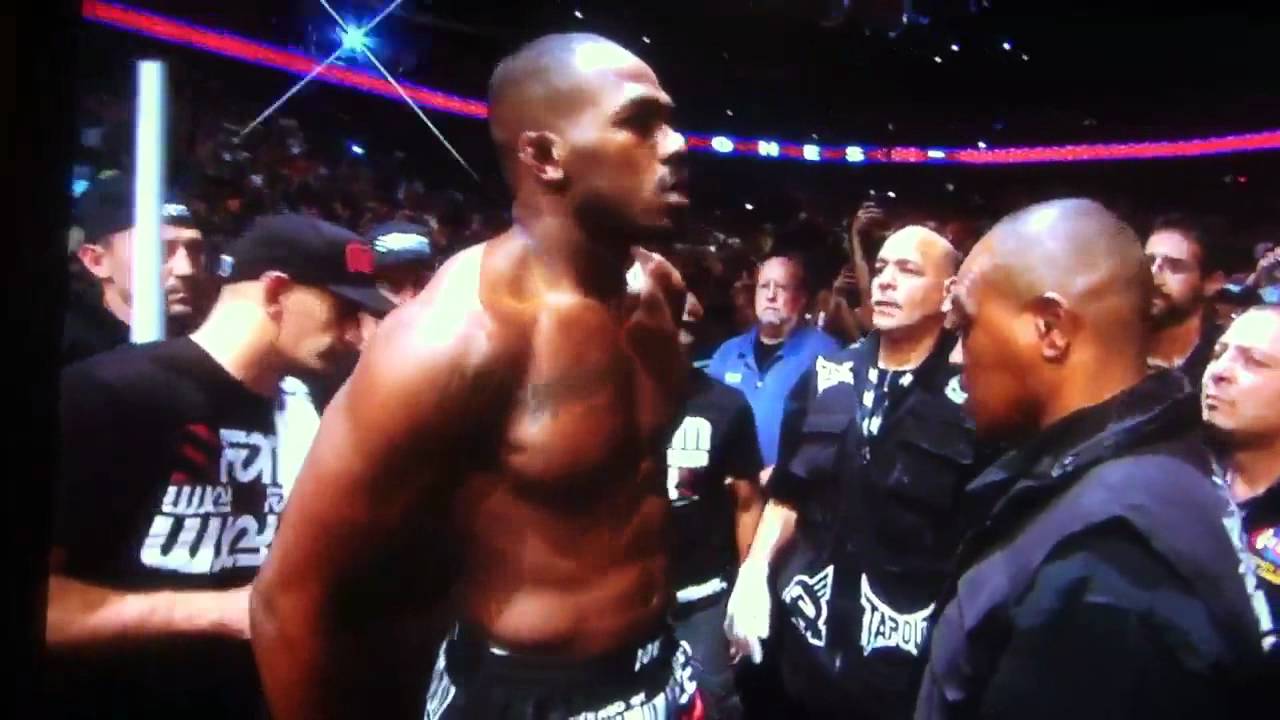 Jon jones walkin before rampage fight - YouTube