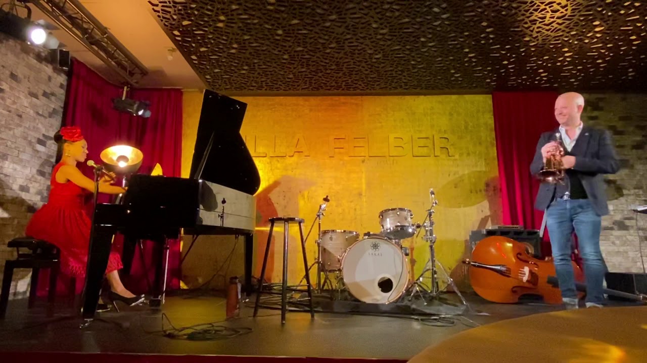 2020-10-30 Felberkeller, Myra Maud am Klavier und Dani Felber - YouTube