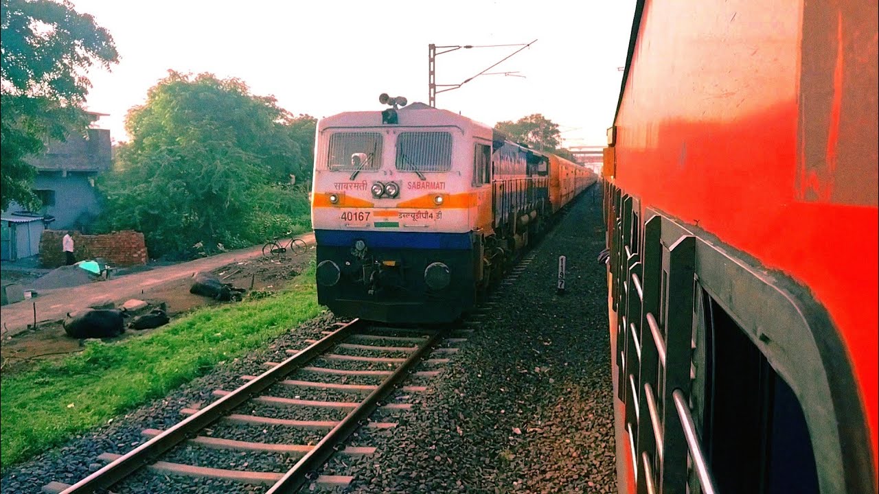 Dhola Junction Railway Station Arrival 🚉 | Train Crossing Moment ...
