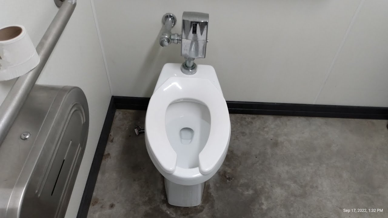 154. [BUSTED] Sams Club Tire & Battery Staff Restroom Fullshoot - YouTube