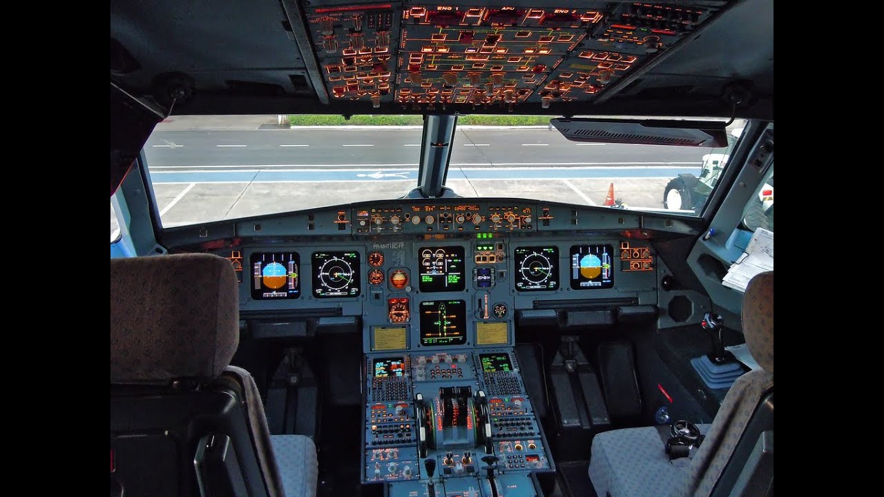 Airbus A320 Flight Simulator Experience - Dubai, UAE - YouTube