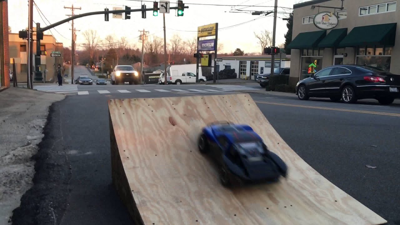 GreaseMonkey RC - Big Ramp, Big Bashing - YouTube