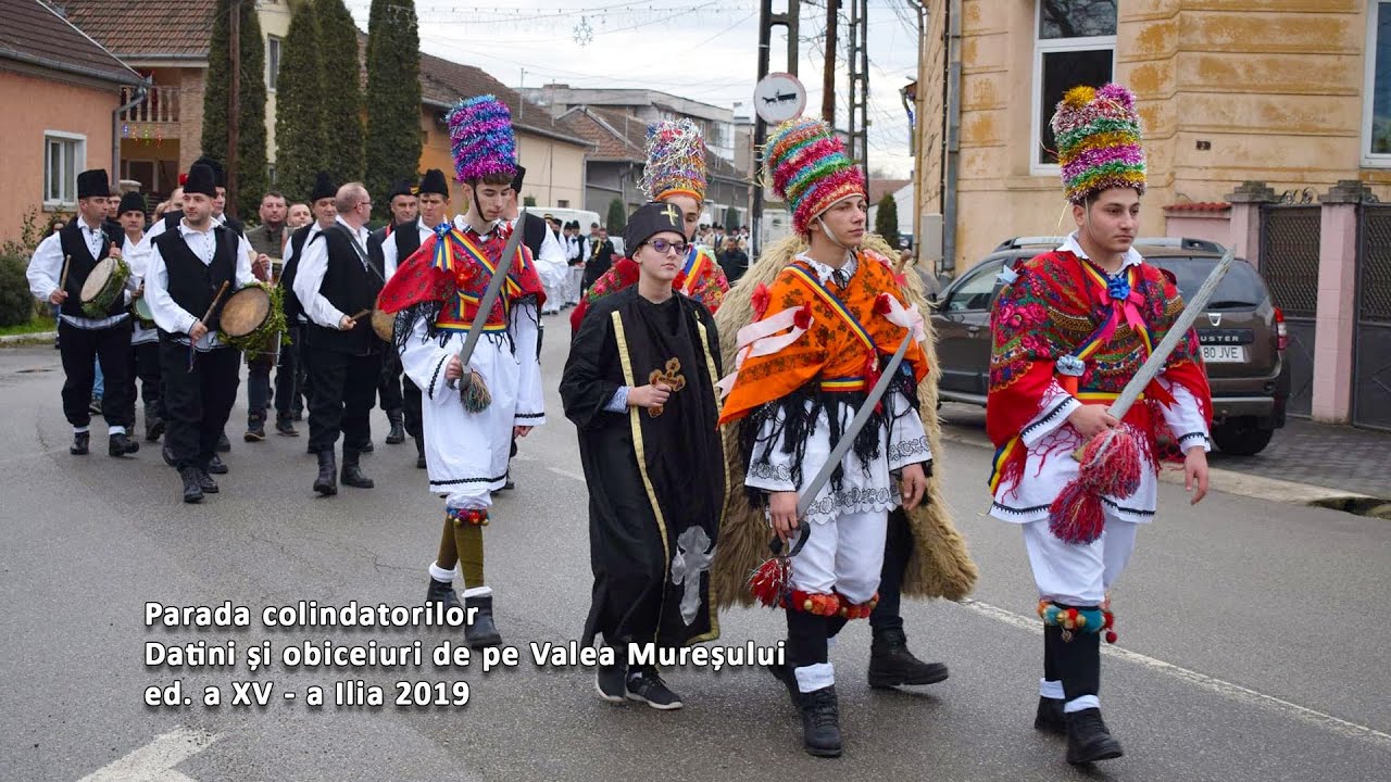 Parada colindatorilor - Datini si obiceiuri de pe Valea Muresului ed. a ...