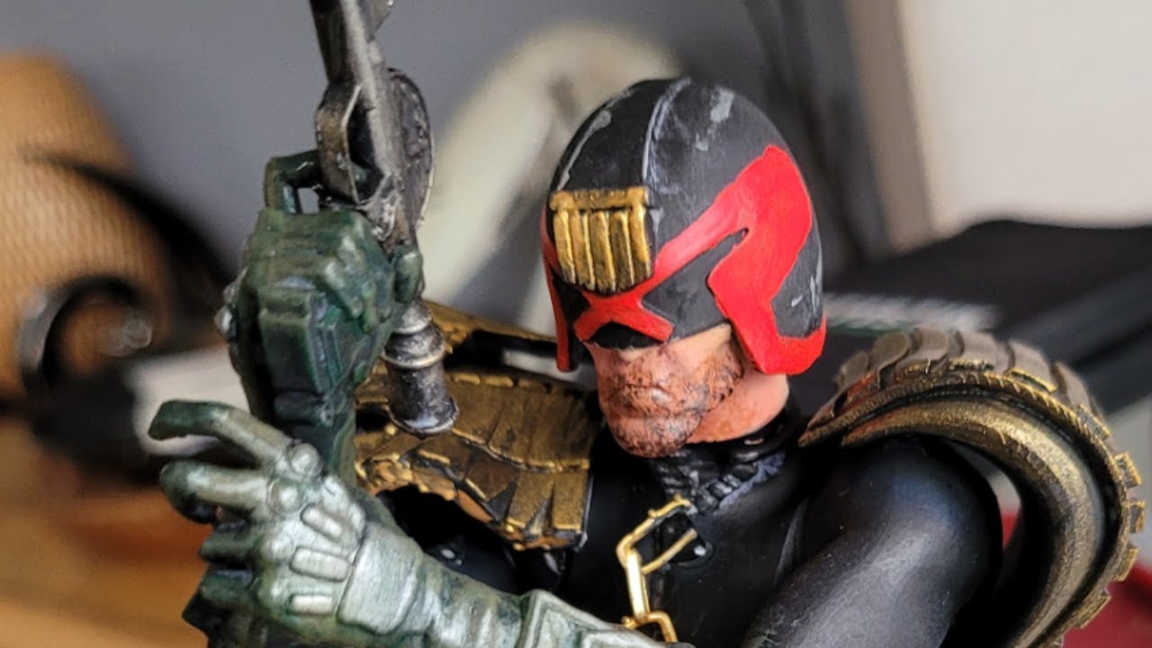 3D Resin Print & Paint Judge Dredd On Water Effect Epoxy Base - YouTube