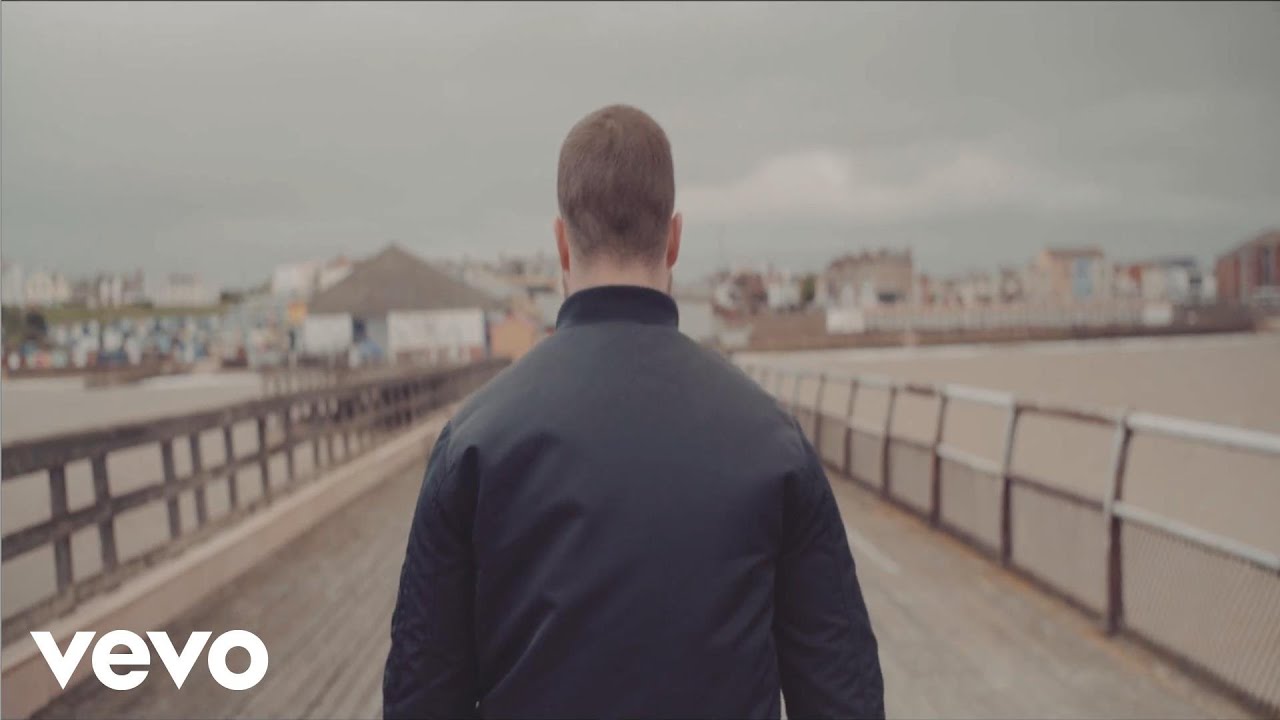 Charlie Sanderson - Welcome To My Life - YouTube